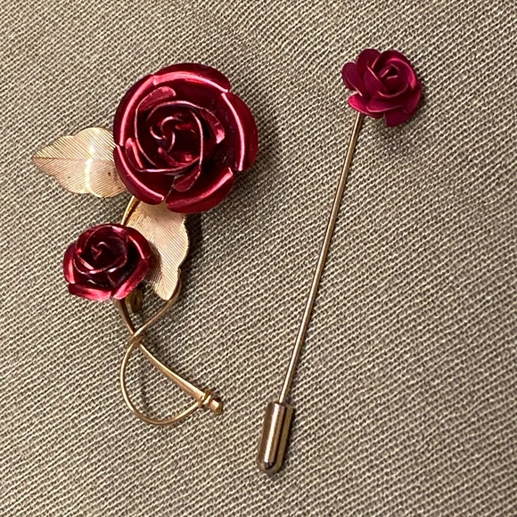 unbranded | Jewelry | Vintage Two Red Metallic Metal Roses Flowers Gold ...